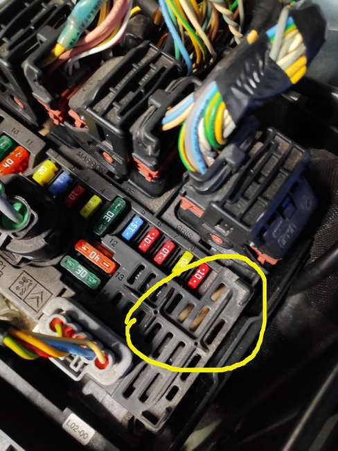 Code P0410 and Most of the Fuses Do Not Get Voltage in Both Engine...