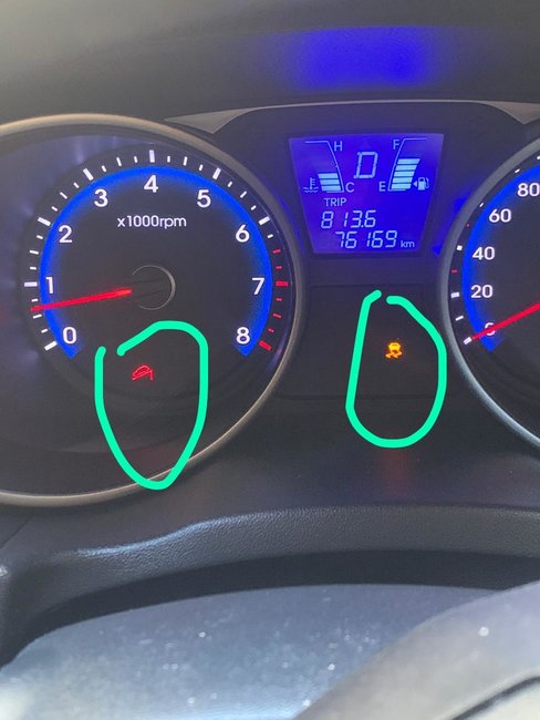 Traction Control and Hill Descent Control Warning Lights